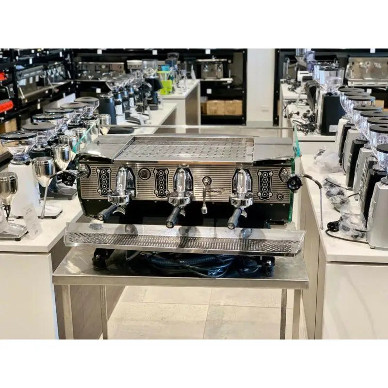 Buy Immaculate 3 Group Kvdw Mirrage Triplett Commercial Coffee Machine ...